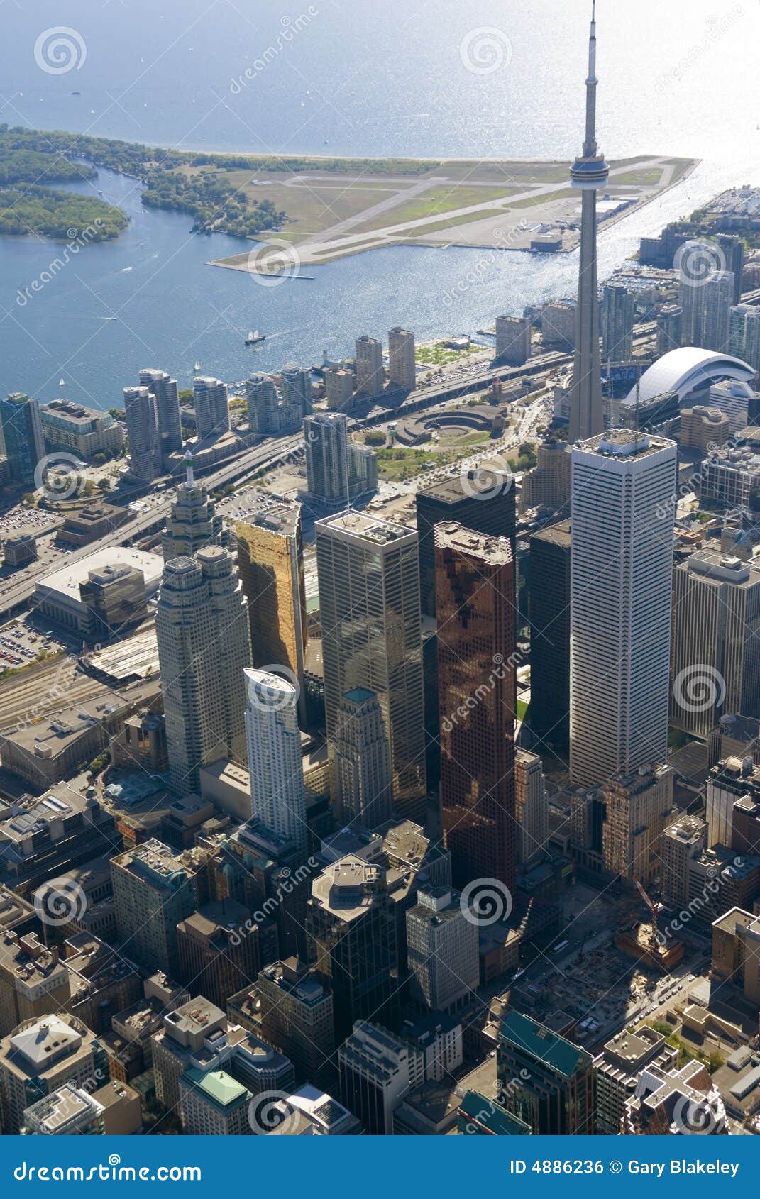 Toronto Towers stock photo. Image of canadian, freestanding - 4886236