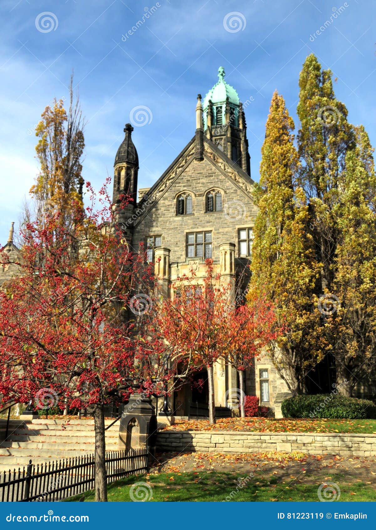 Toronto University View of Trinity College 2016 Stock Image - Image of ...