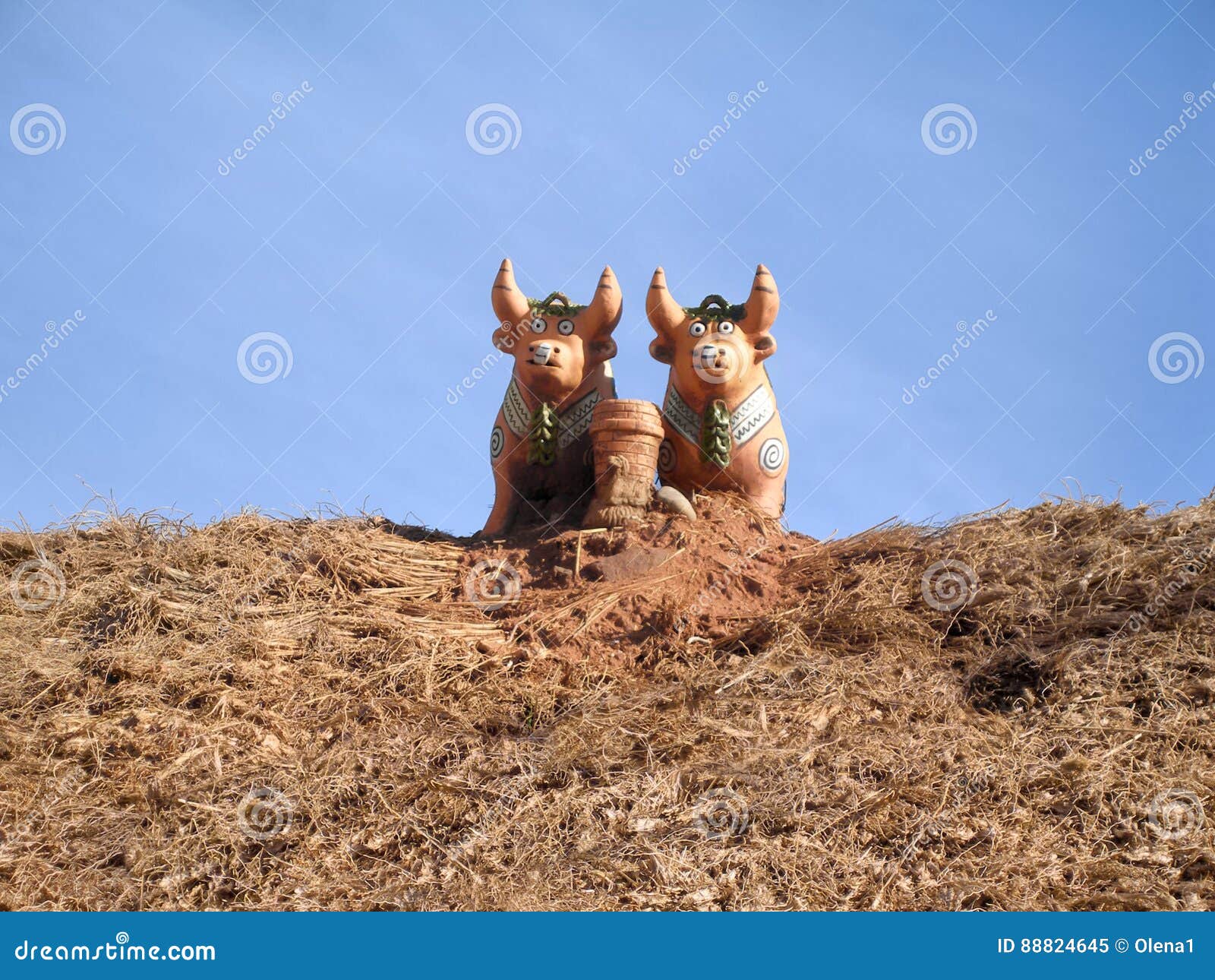 Toros Tradicionales Peruanos En El Tejado Imagen de archivo - Imagen de ...