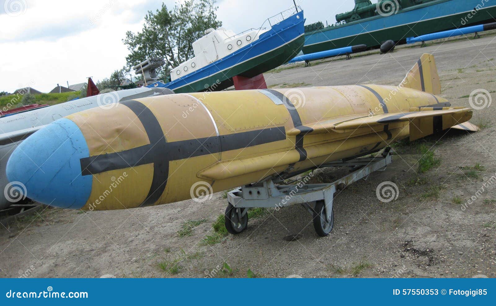 Torped fotografering för bildbyråer. Bild av utrustning - 57550353