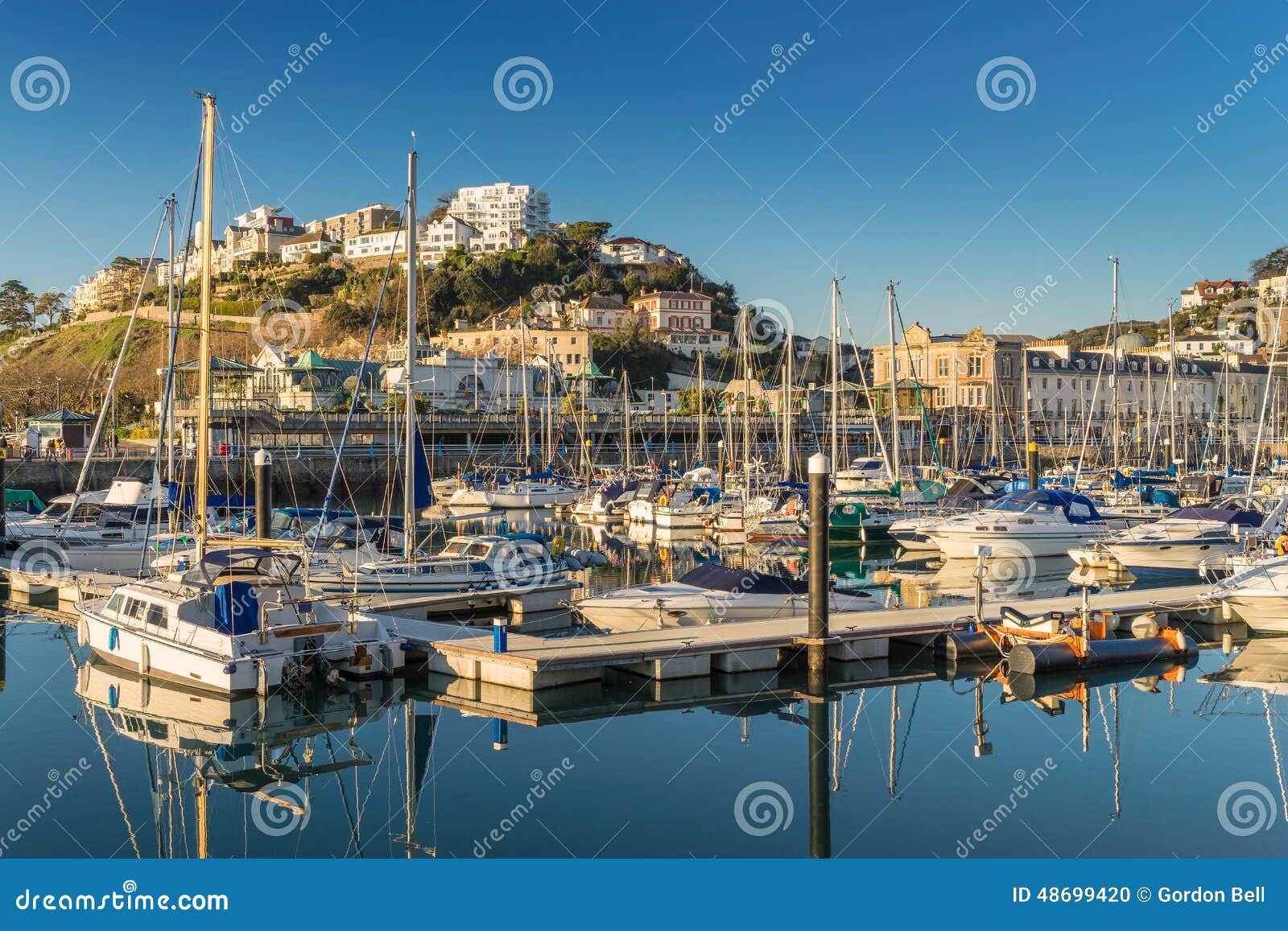 Torquayjachthaven Op Engelse Riviera Stock Foto - Image of boten, kust ...