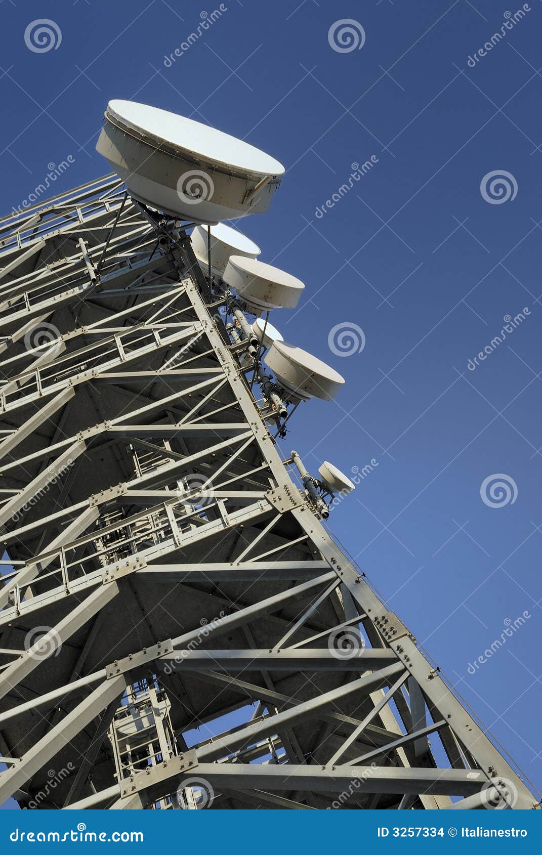 Torre 2 De Las Telecomunicaciones Imagen. Imagen: 3257334