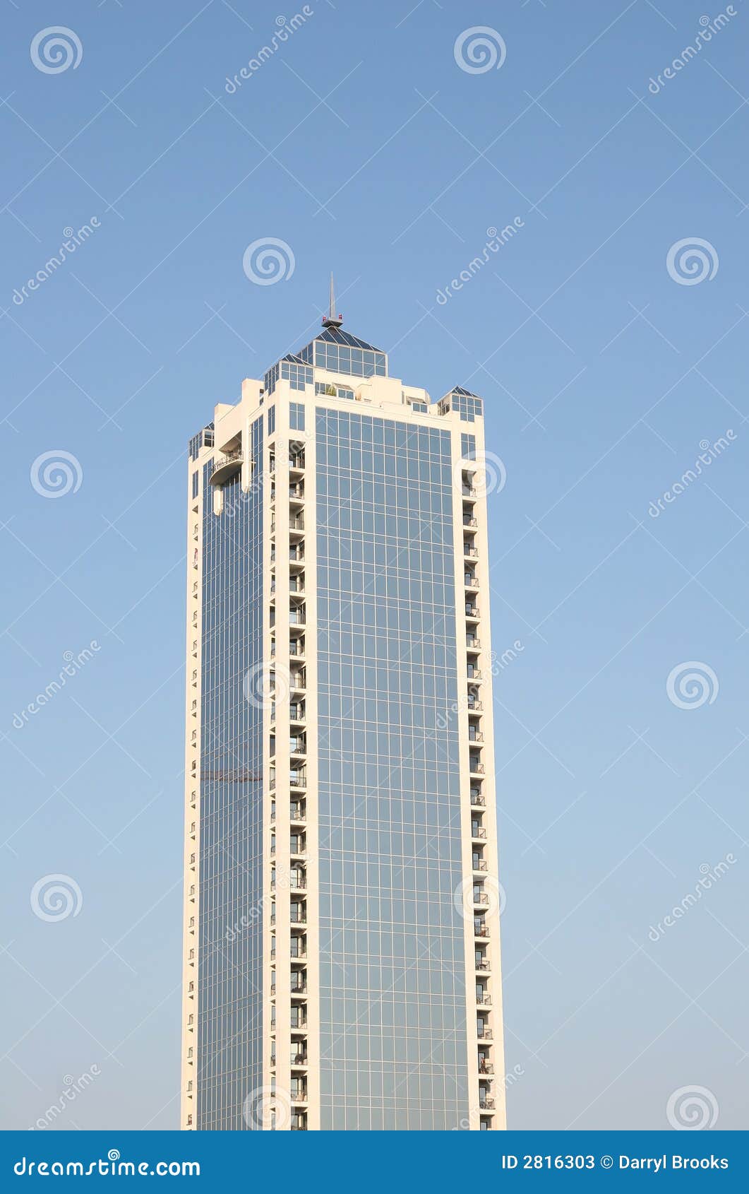 Torre azul imagen de archivo. Imagen de reflexiones, edificio - 2816303