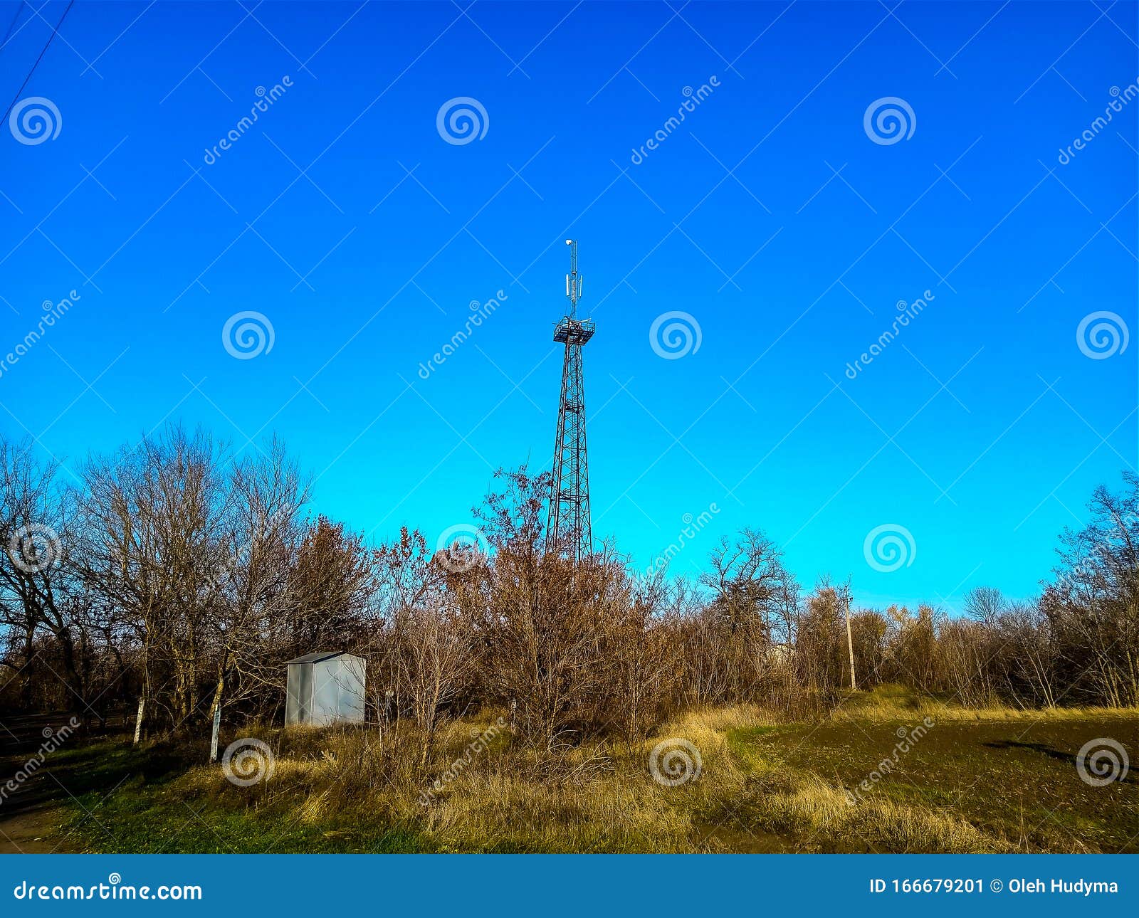 Torre Com Antenas Do Provedor De Internet Intertelecom Imagem de Stock ...