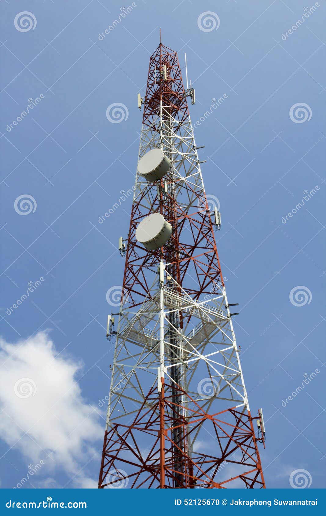 Torre Da Rede Do Telefone Celular Foto de Stock - Imagem de borne ...