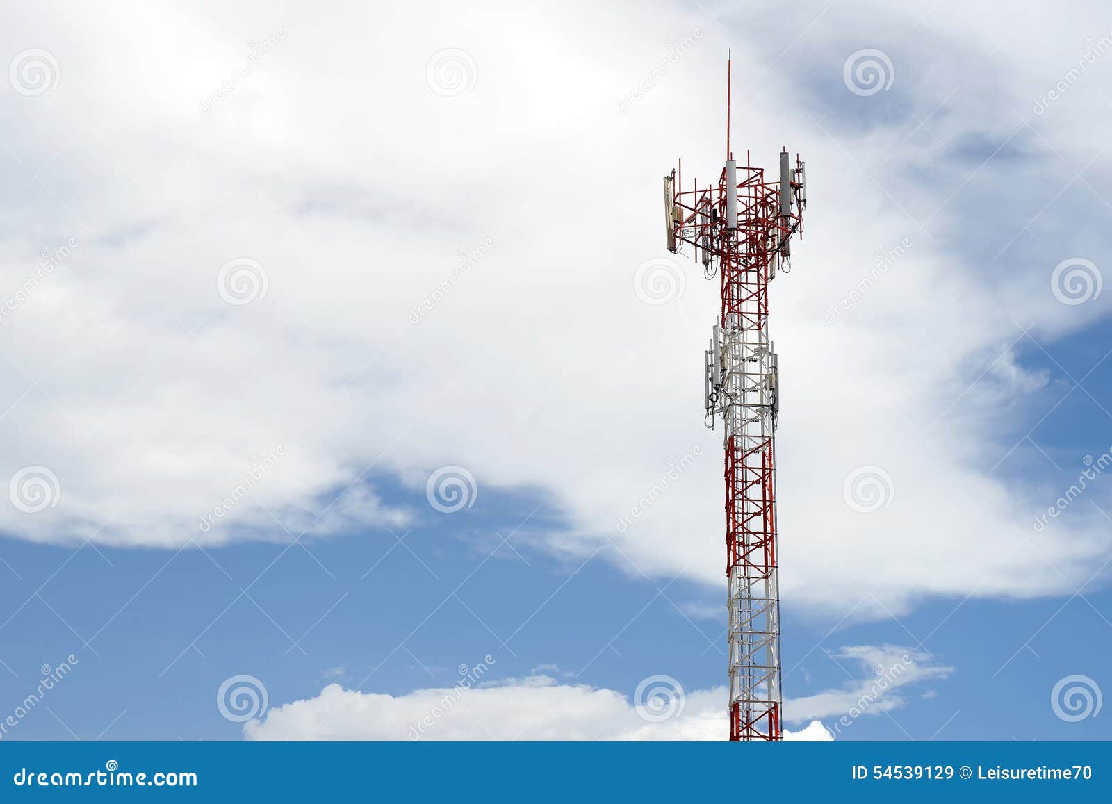 Torre Da Telecomunica??o Com Fundo Do C Imagem de Stock - Imagem de ...