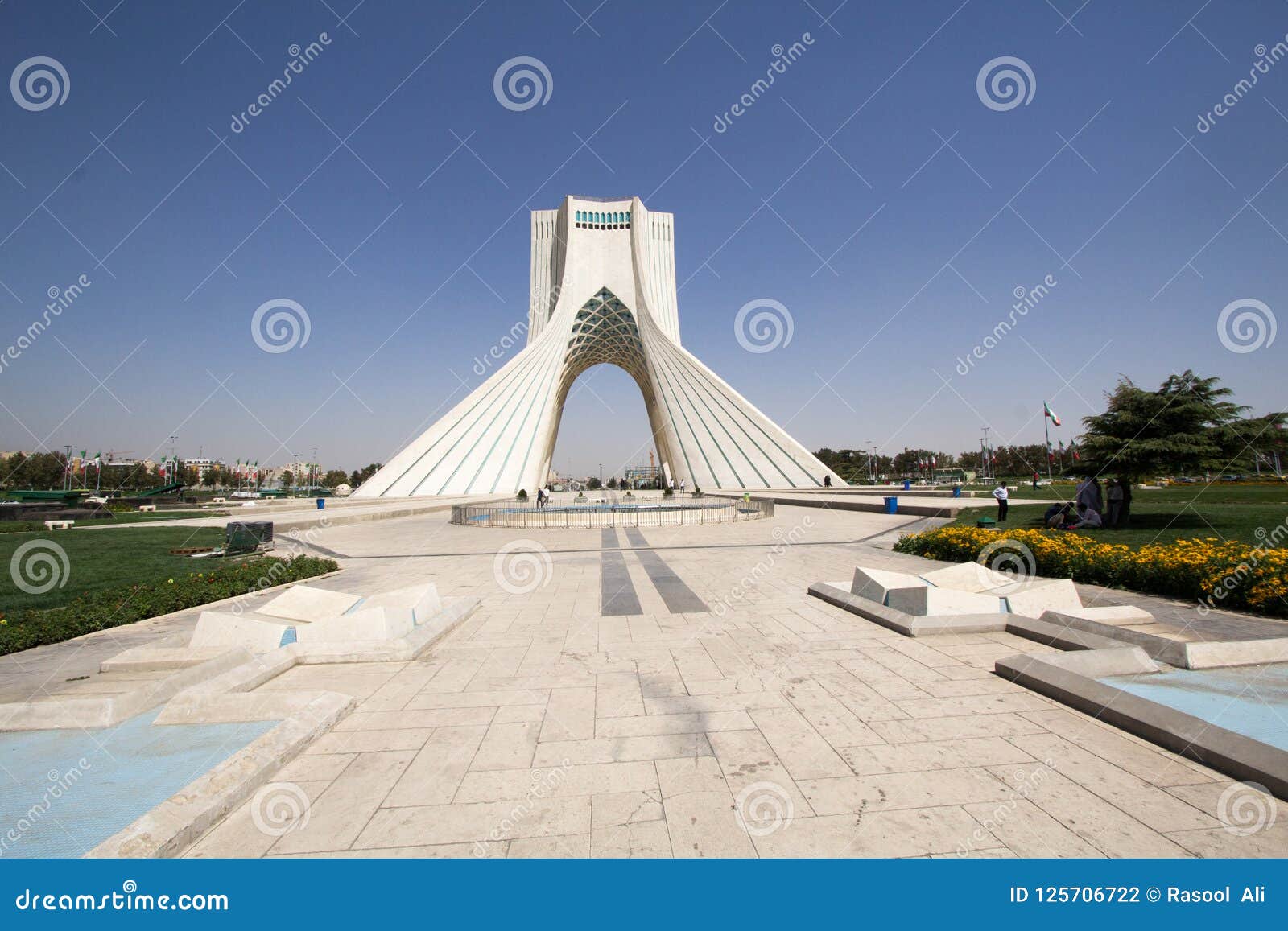 TORRE DE AZADI fotografía editorial. Imagen de islam - 125706722
