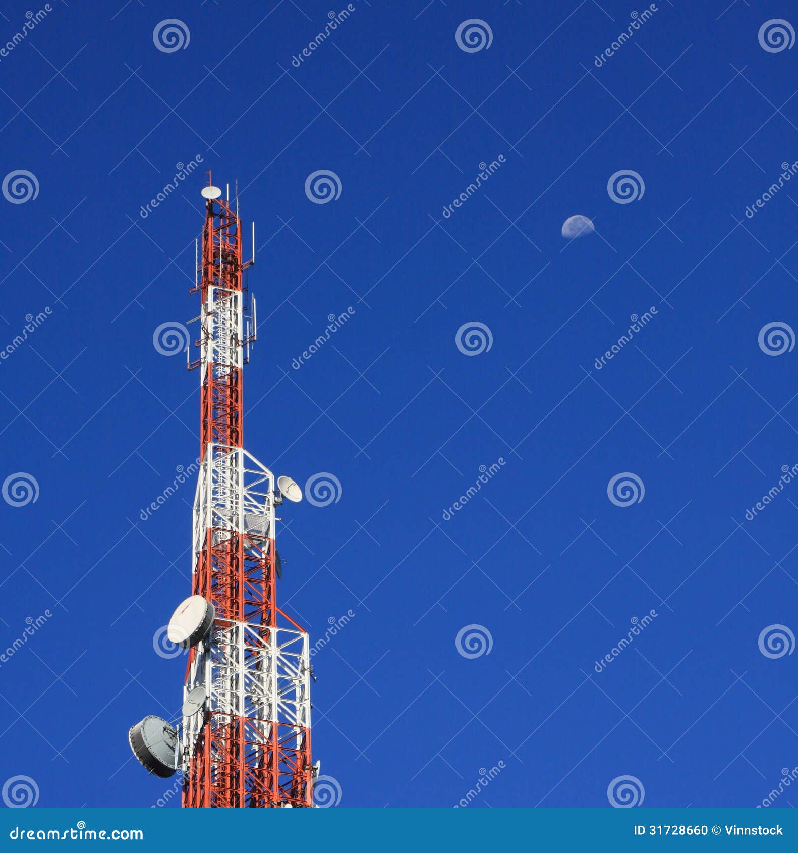 Torre de comunicação foto de stock. Imagem de radar, transmita - 31728660