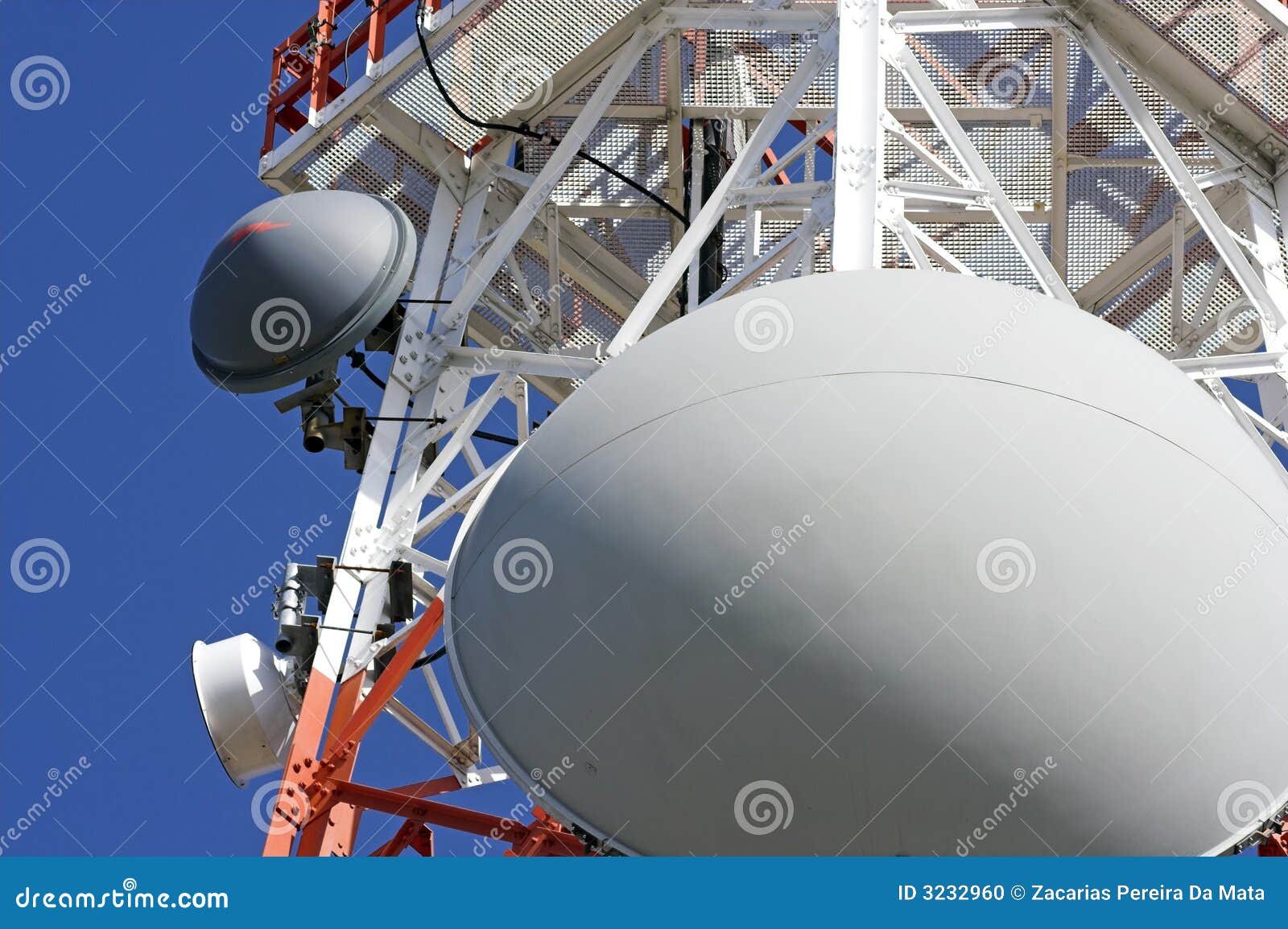 Torre de comunicação foto de stock. Imagem de tecnologia - 3232960