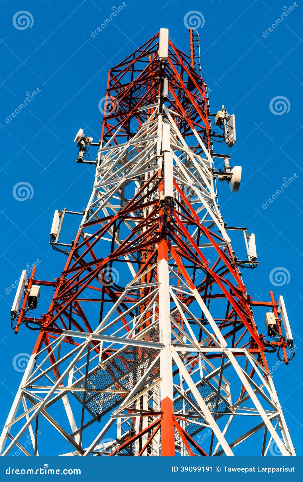 Torre de comunicação imagem de stock. Imagem de vermelho - 39099191