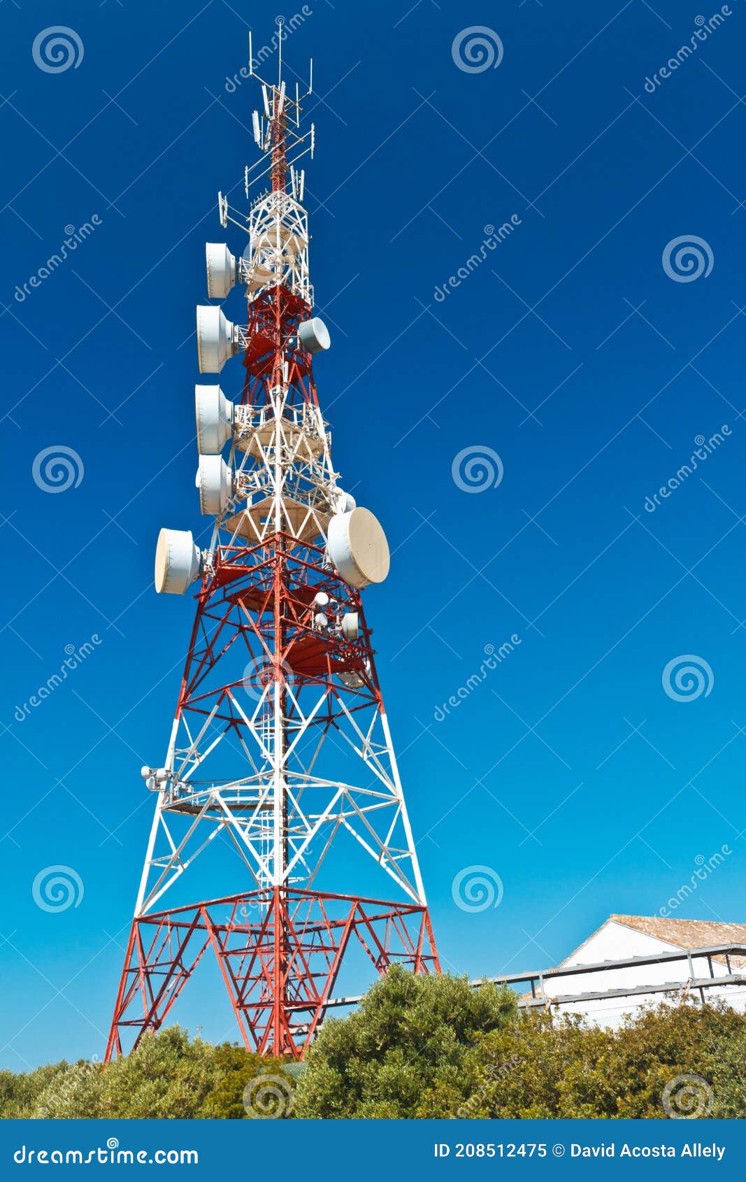 Torre de comunicaciones imagen de archivo. Imagen de célula - 208512475