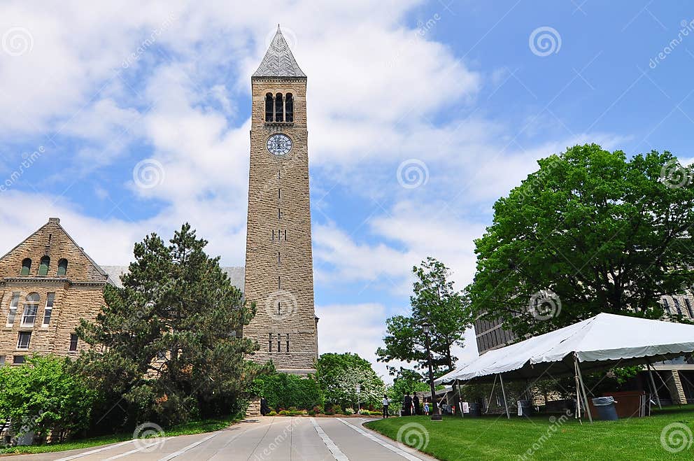 Torre de Cornell Bell foto de archivo. Imagen de gris - 49128944