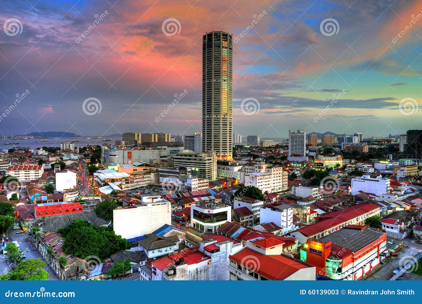 Torre De Komtar O Complejo De Menara Komtar Foto de archivo editorial ...