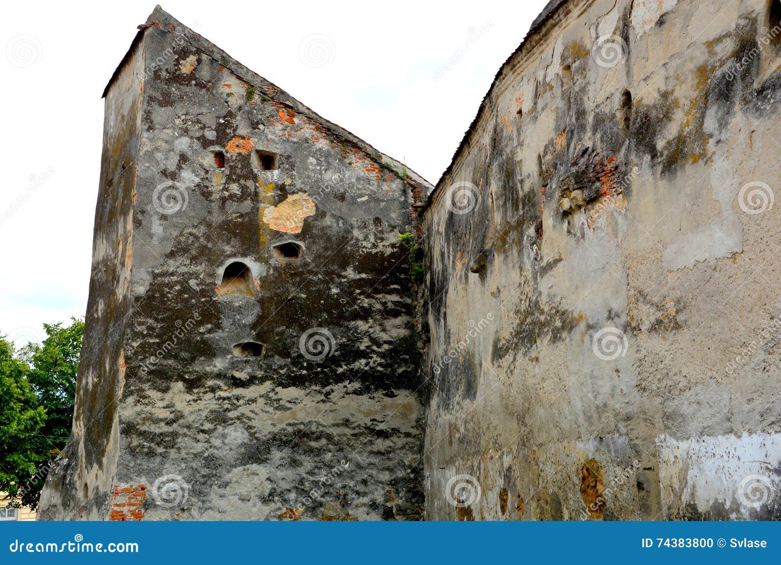 Torre De La Iglesia Fortificada Codlea Foto de archivo - Imagen de ...