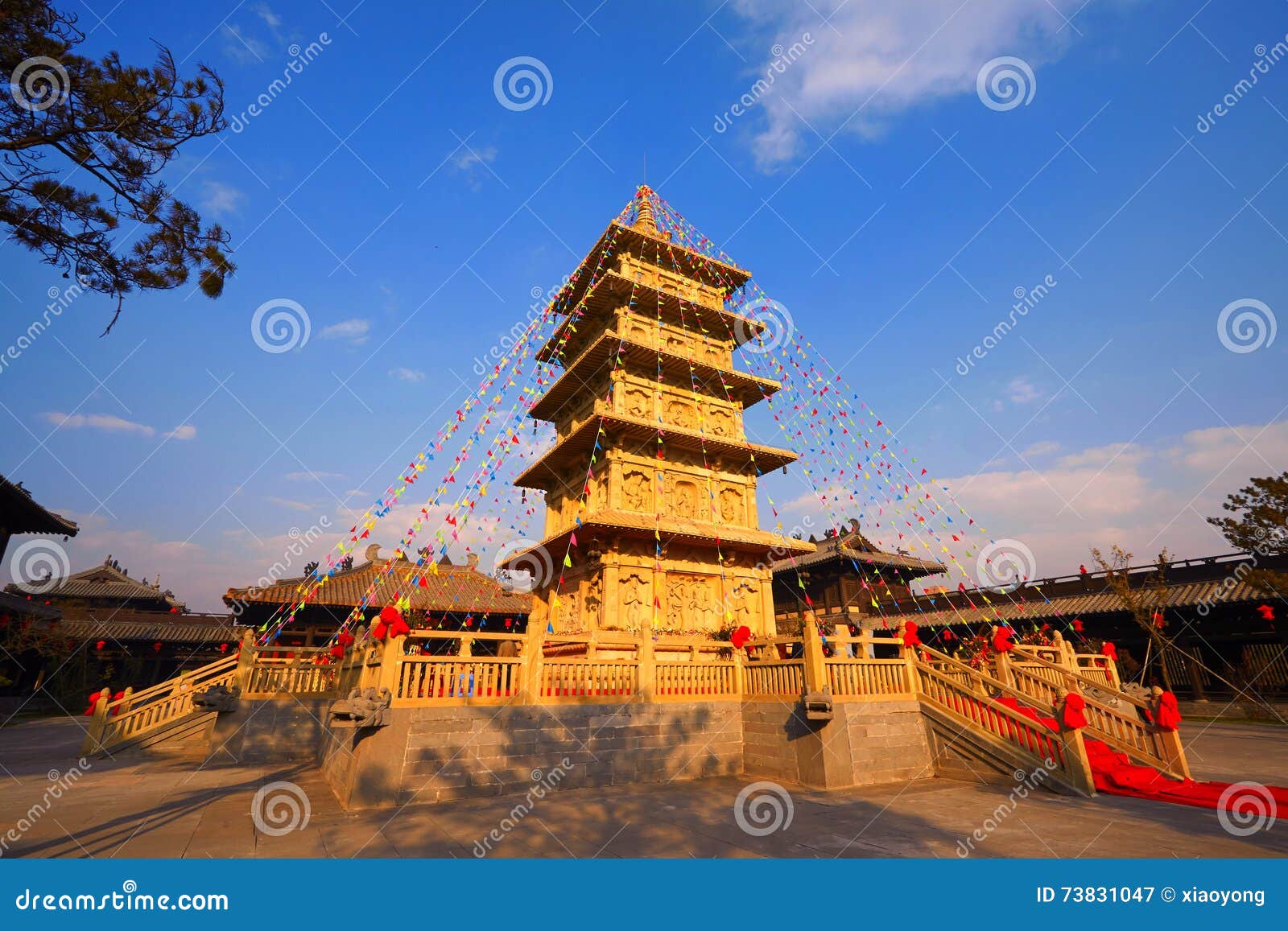 Torre De La Madera De China Imagen de archivo - Imagen de porcelana ...