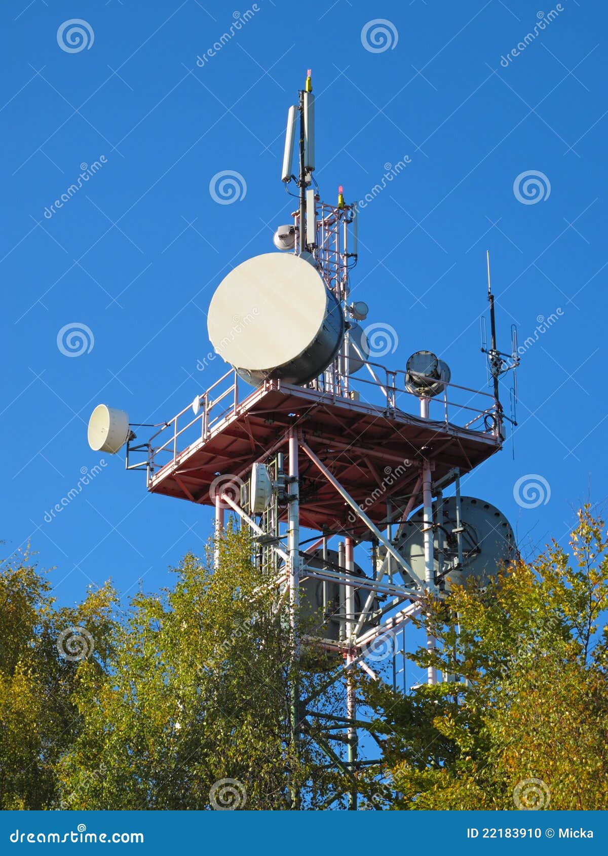 Torre De La Telecomunicación Foto de archivo - Imagen de aire ...