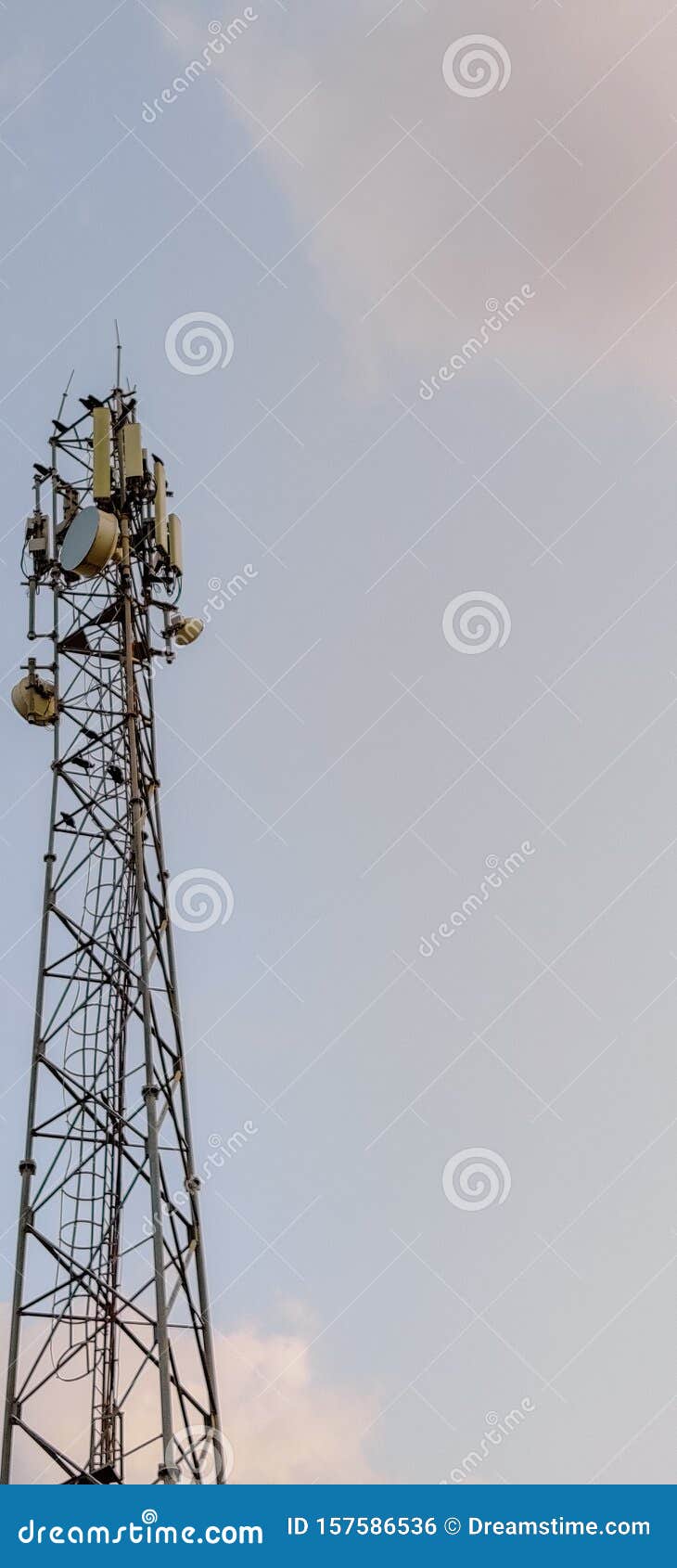 Torre de la vida foto de archivo. Imagen de teléfonos - 157586536