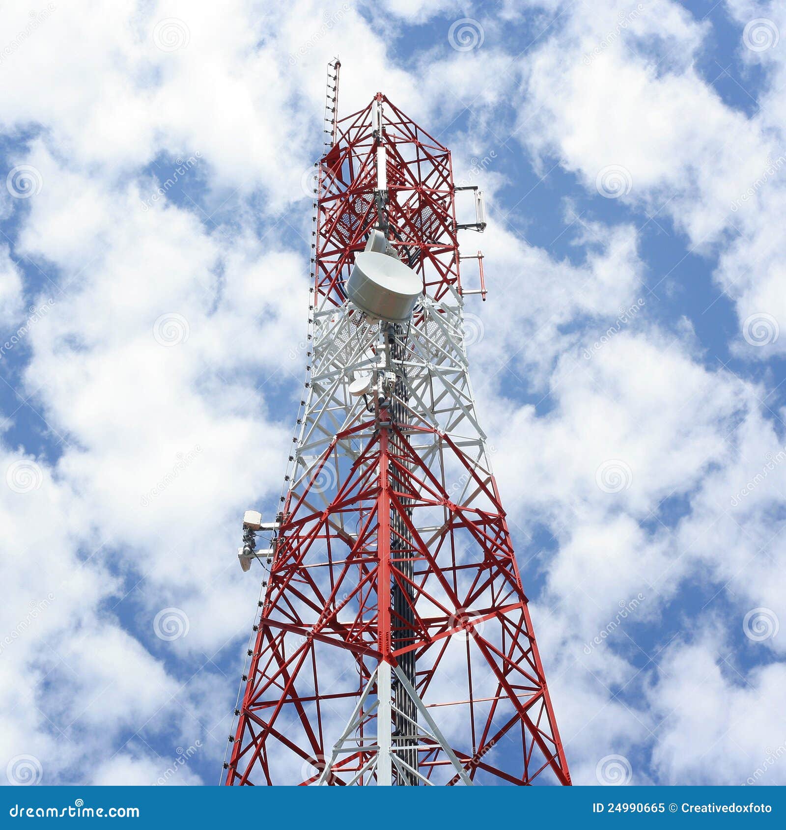 Torre De Las Telecomunicaciones Imagen de archivo - Imagen de equipo ...