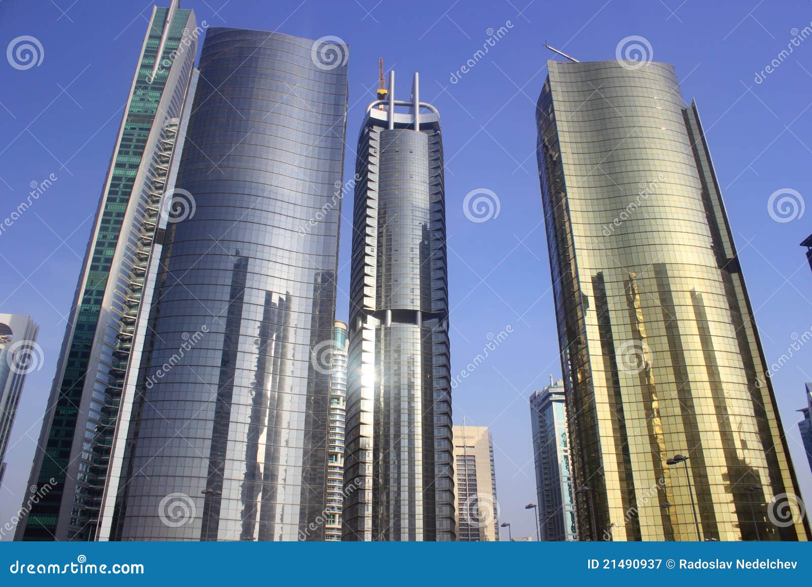 Torre De Oro Del Color En Dubai Imagen de archivo - Imagen de suelo ...