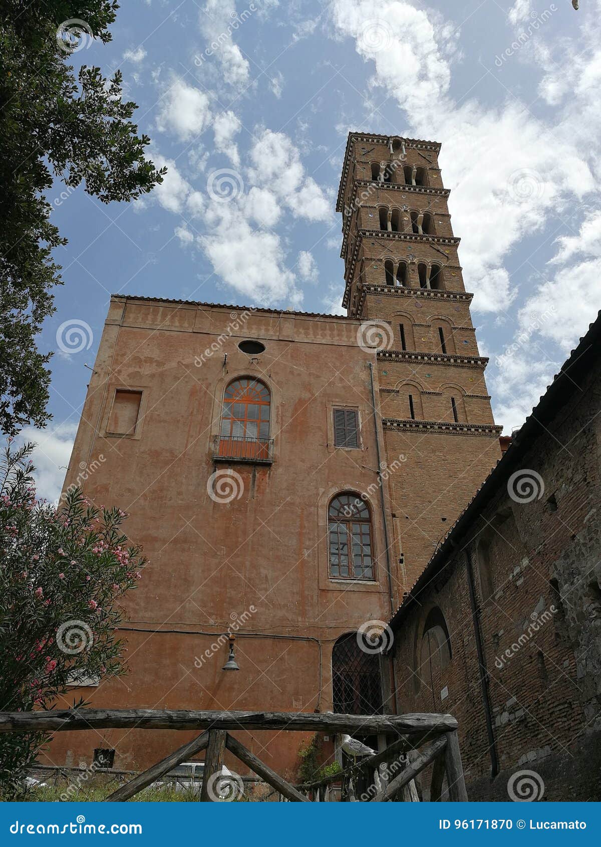 Torre De Roma - De Bell De Santa Francesca Romana Foto de Stock ...