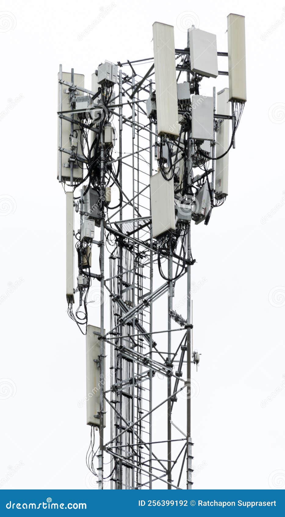 Torre De Telecomunicaciones Sobre Fondo Blanco Foto de archivo - Imagen ...