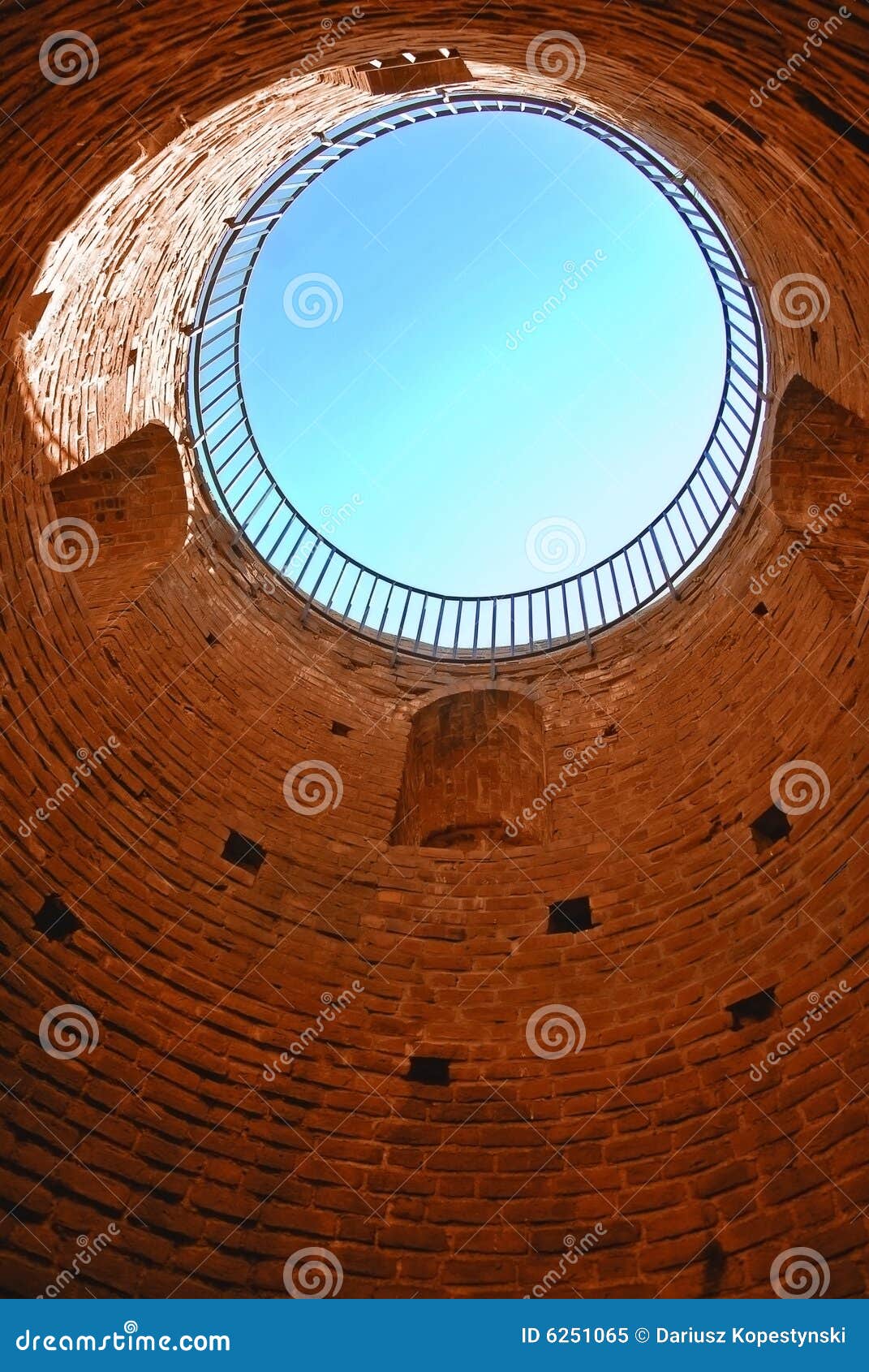 Torre del castillo imagen de archivo. Imagen de fortalecimiento - 6251065