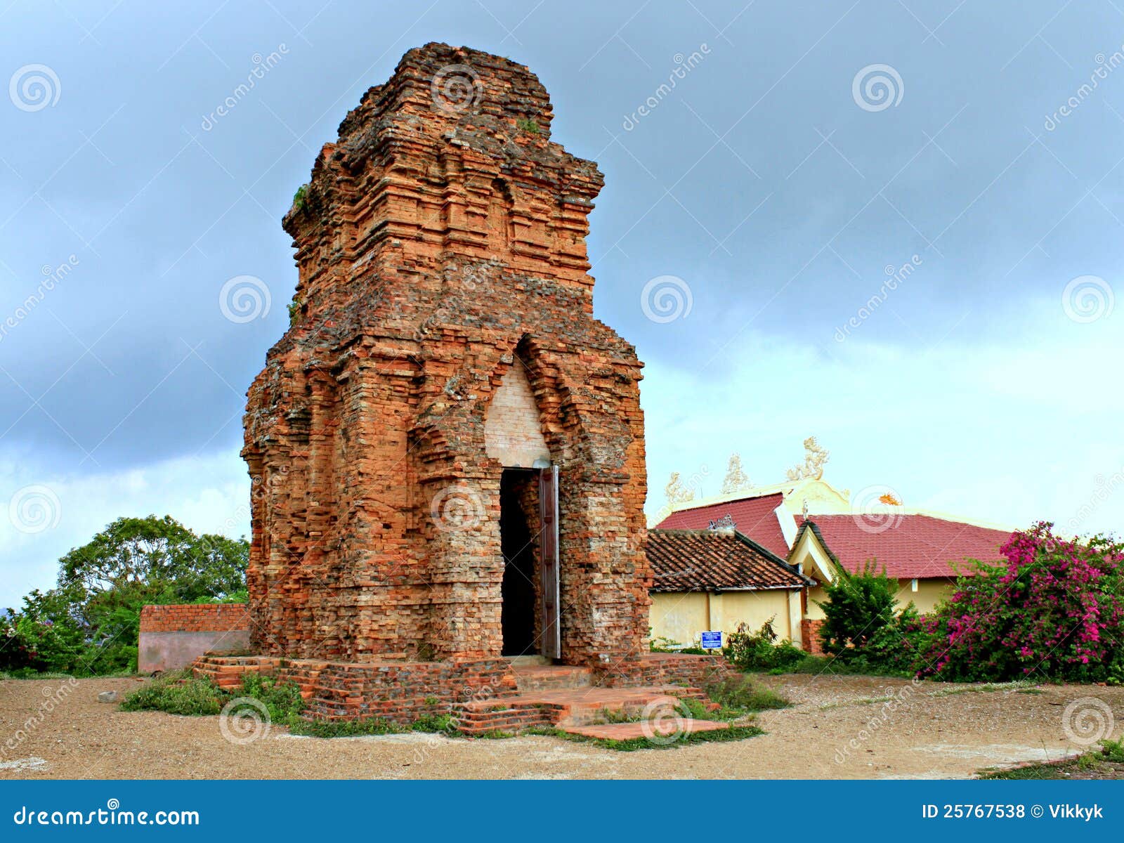 Torre del Cham foto de archivo. Imagen de asia, cubierta - 25767538