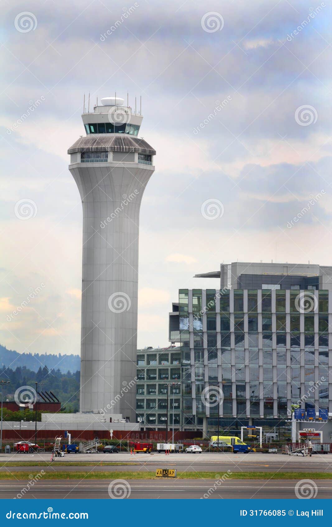 Torre Di Controllo Di Traffico Di PDX Immagine Stock - Immagine di ...
