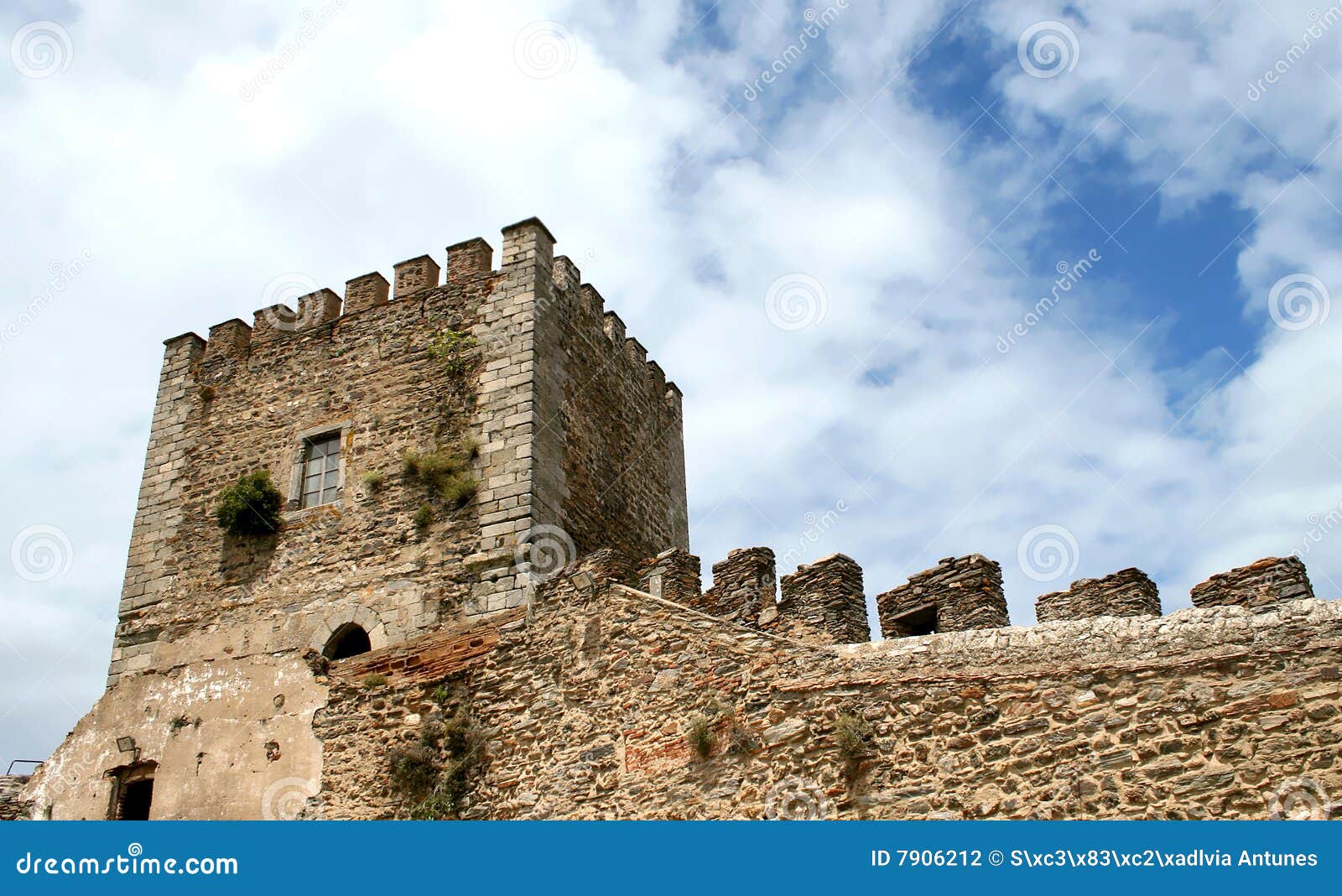 Torre do castelo foto de stock. Imagem de exterior, europa - 7906212