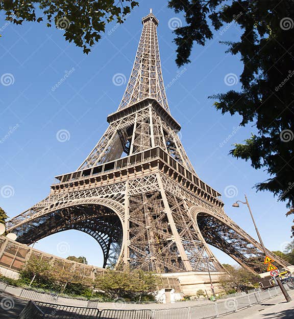 Torre Eiffel Par imagen de archivo. Imagen de recorrido - 27961461