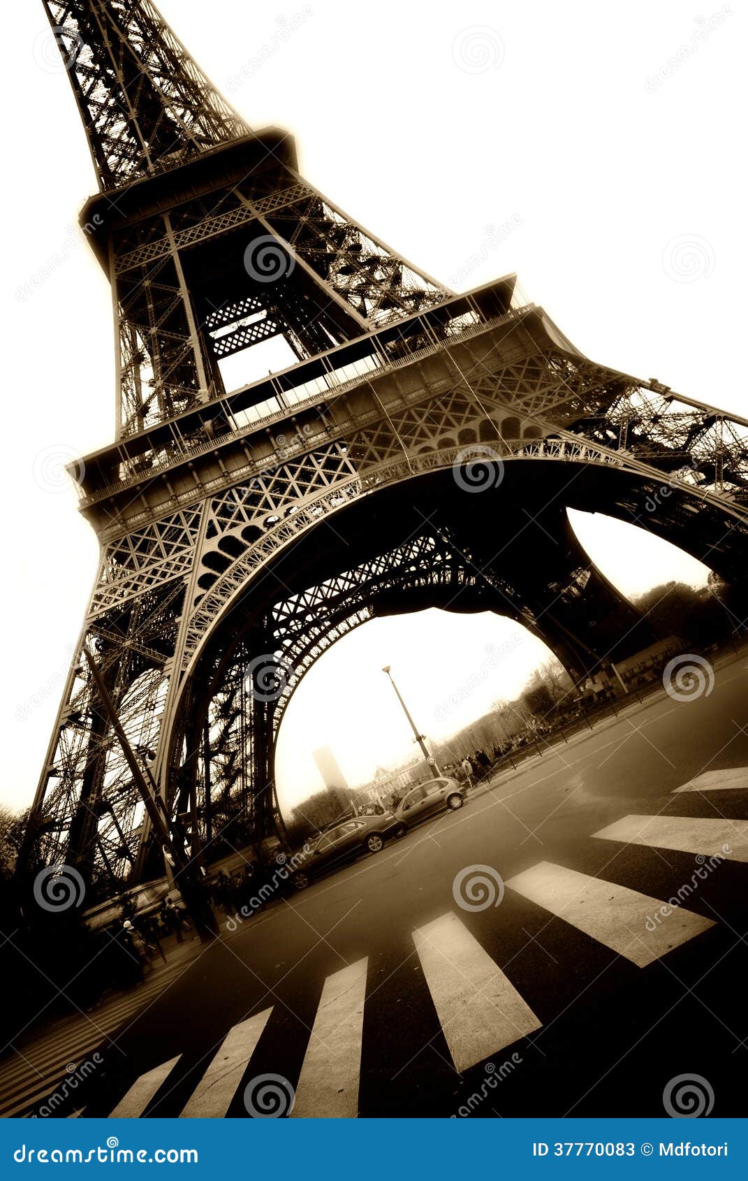 Torre Eiffel Parigi Nel Colore Di Seppia Immagine Stock - Immagine di ...