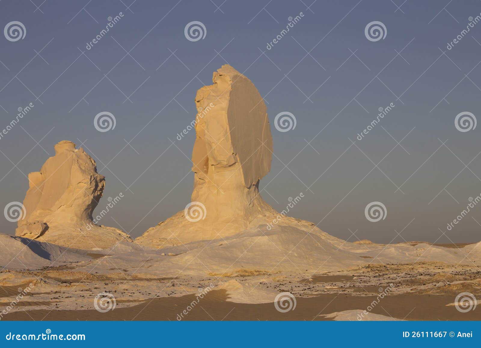 Torre lisa da rocha imagem de stock. Imagem de estéril - 26111667