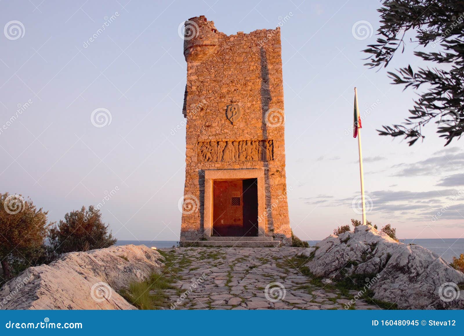 Torre sarracena imagen de archivo. Imagen de medieval - 160480945