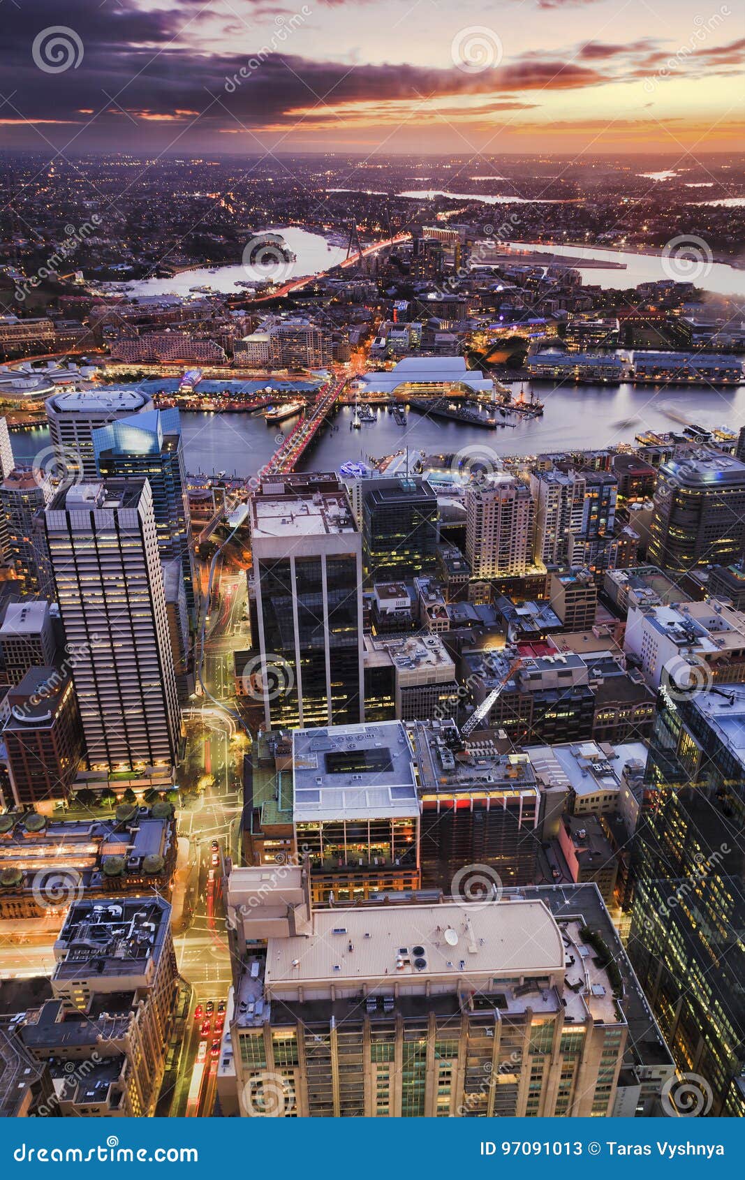 Torre Vert Del Oeste De Sy Franco Imagen de archivo - Imagen de elevado ...