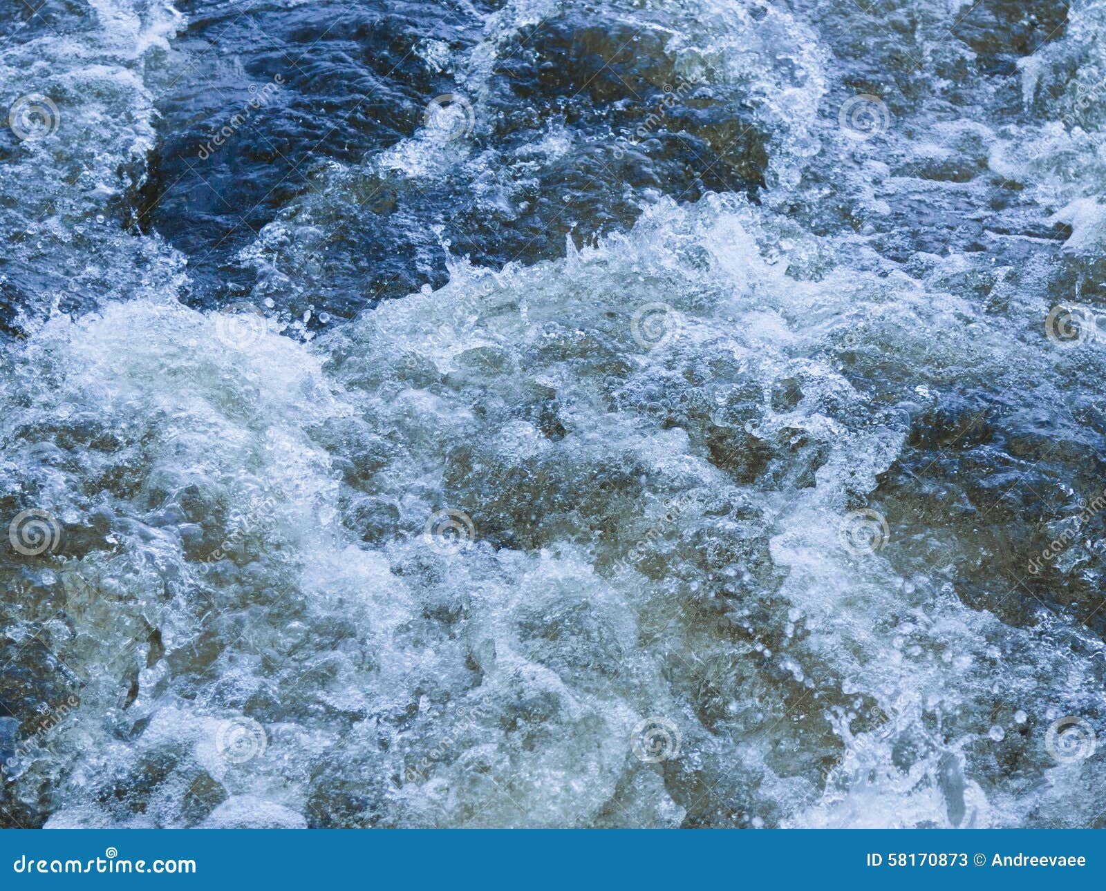 Torrente potente di acqua immagine stock. Immagine di versisi - 58170873