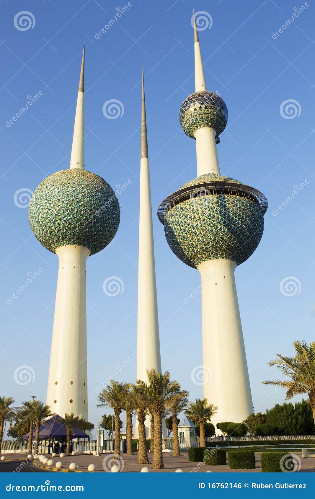 Torres de Kuwait foto de archivo. Imagen de tanque, verde - 16762146