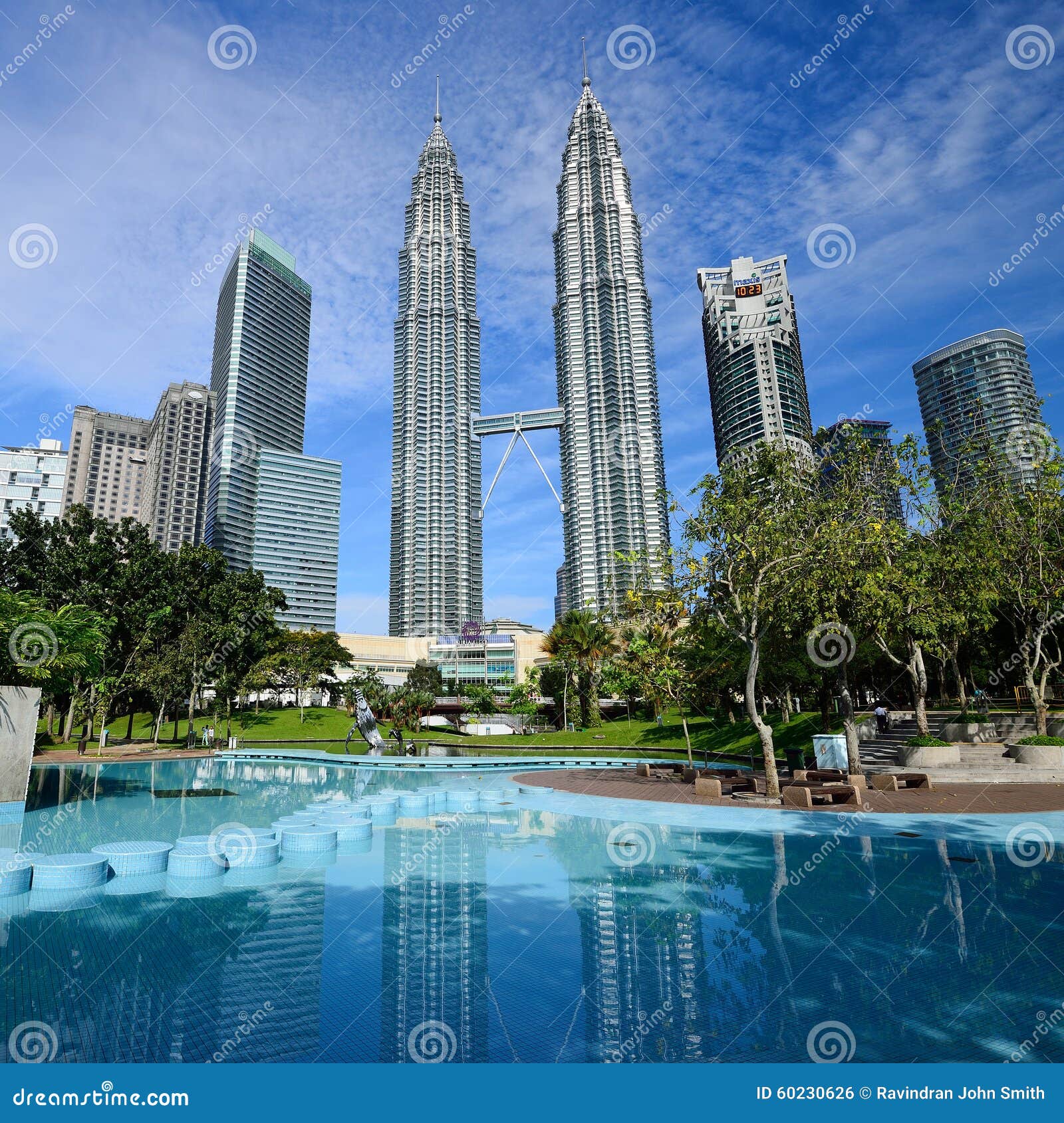 Torres de Petronas foto editorial. Imagen de malasia - 60230626