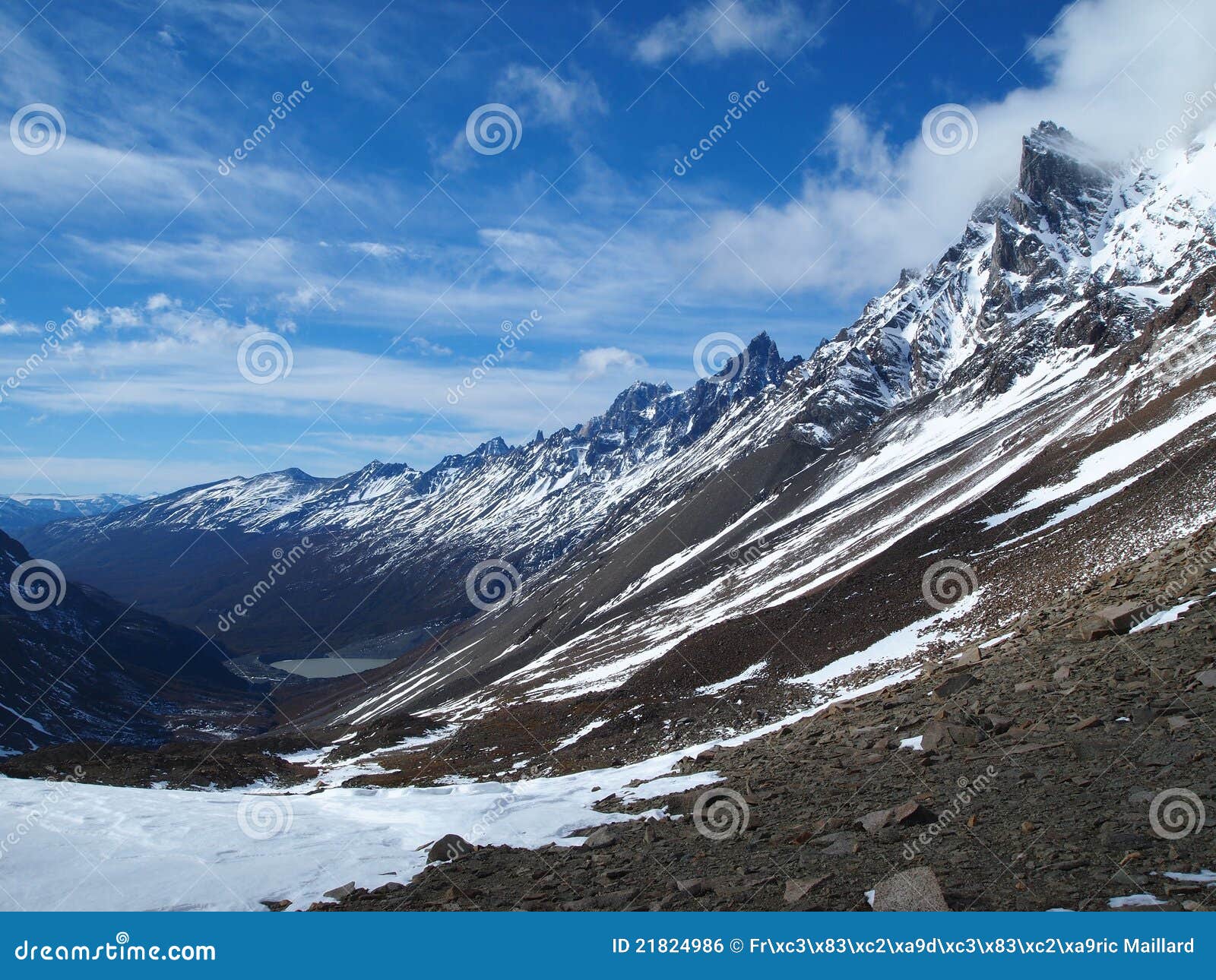Torres Del Paine Im Fall, Chile. Stockfoto - Bild von wolke, blau: 21824986