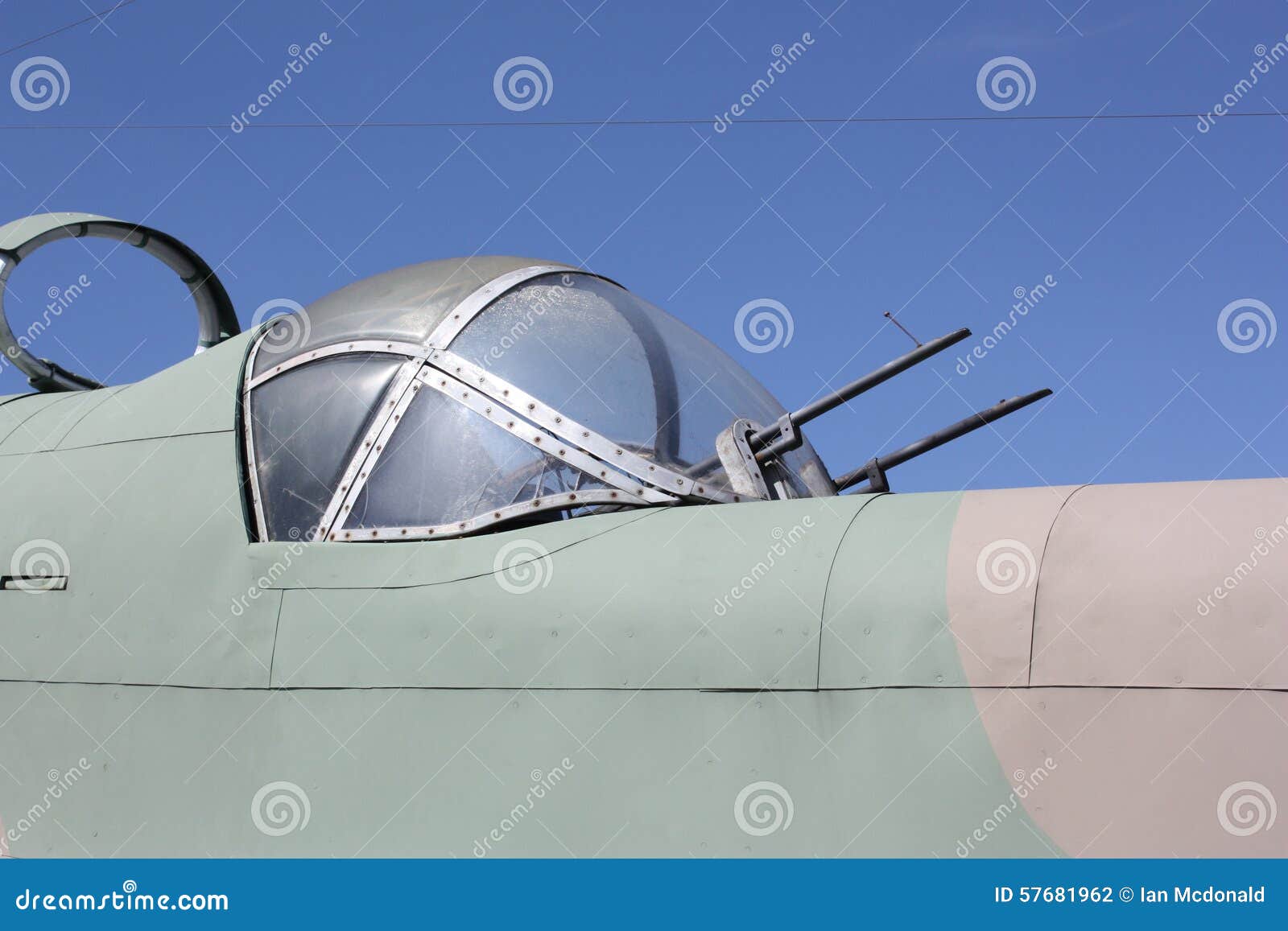 Torreta da metralhadora foto de stock. Imagem de superior - 57681962