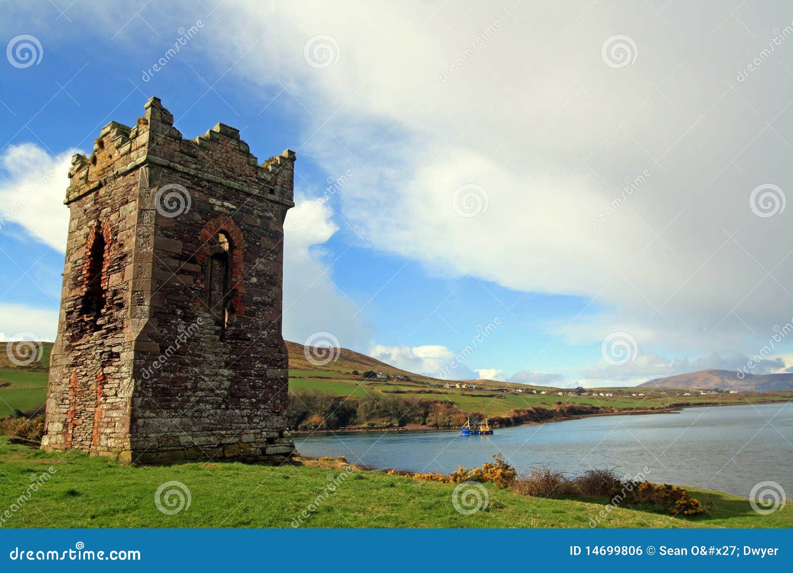 Torretta Della Vigilanza Del Dingle Fotografia Stock - Immagine di baia ...