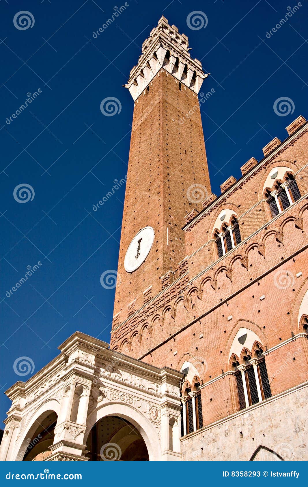 Torretta di Siena immagine stock. Immagine di vecchio - 8358293