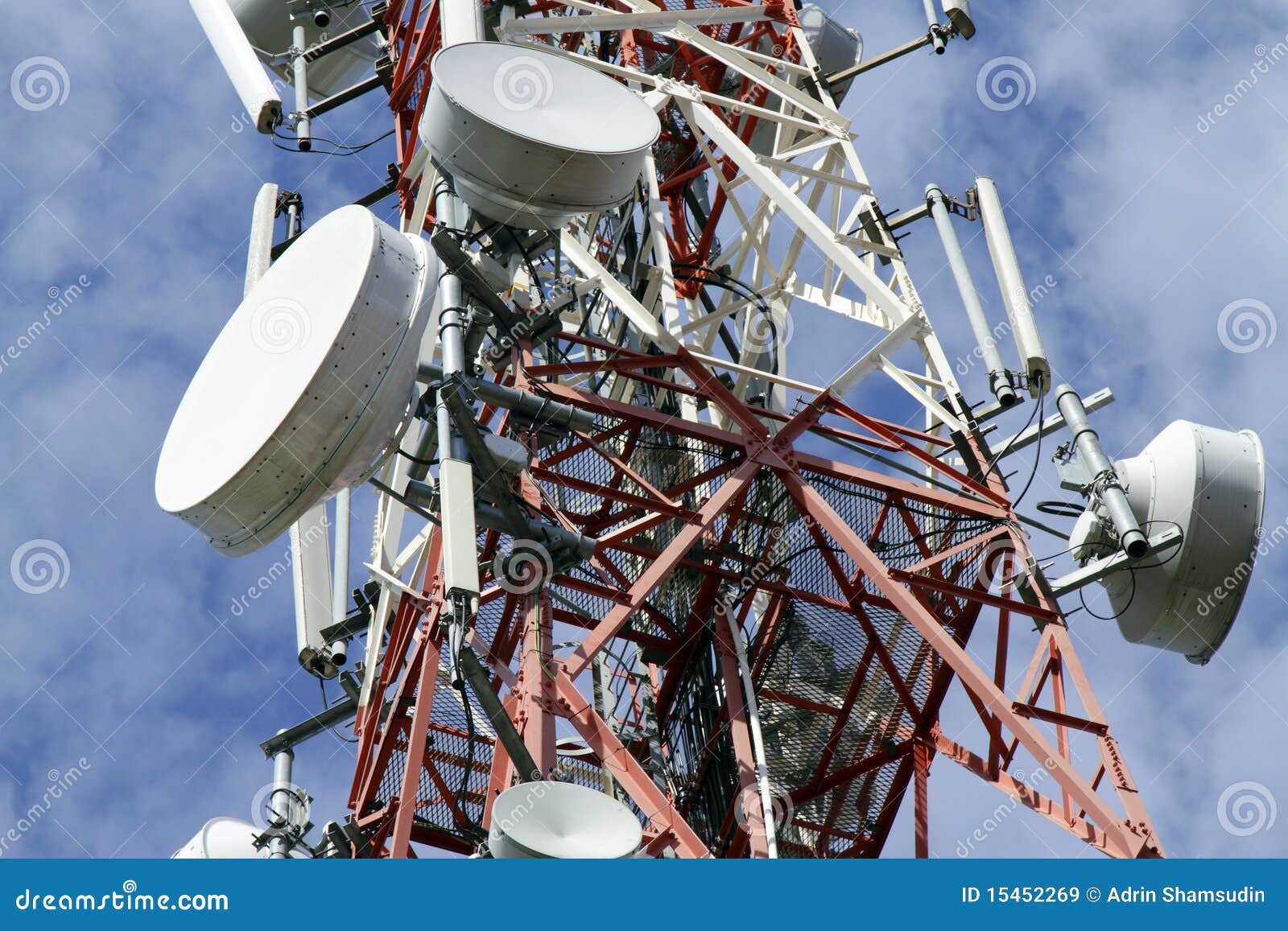 Torretta Di Telecomunicazioni Immagine Stock - Immagine di satellitare ...