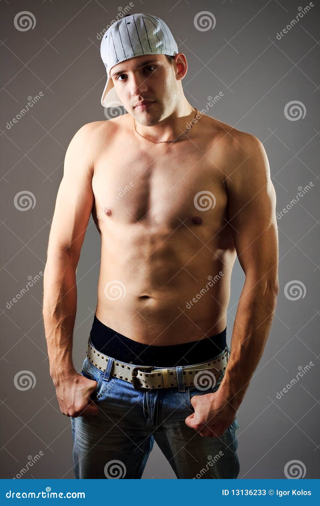 Torso masculino muscular imagen de archivo. Imagen de hombres - 13136233