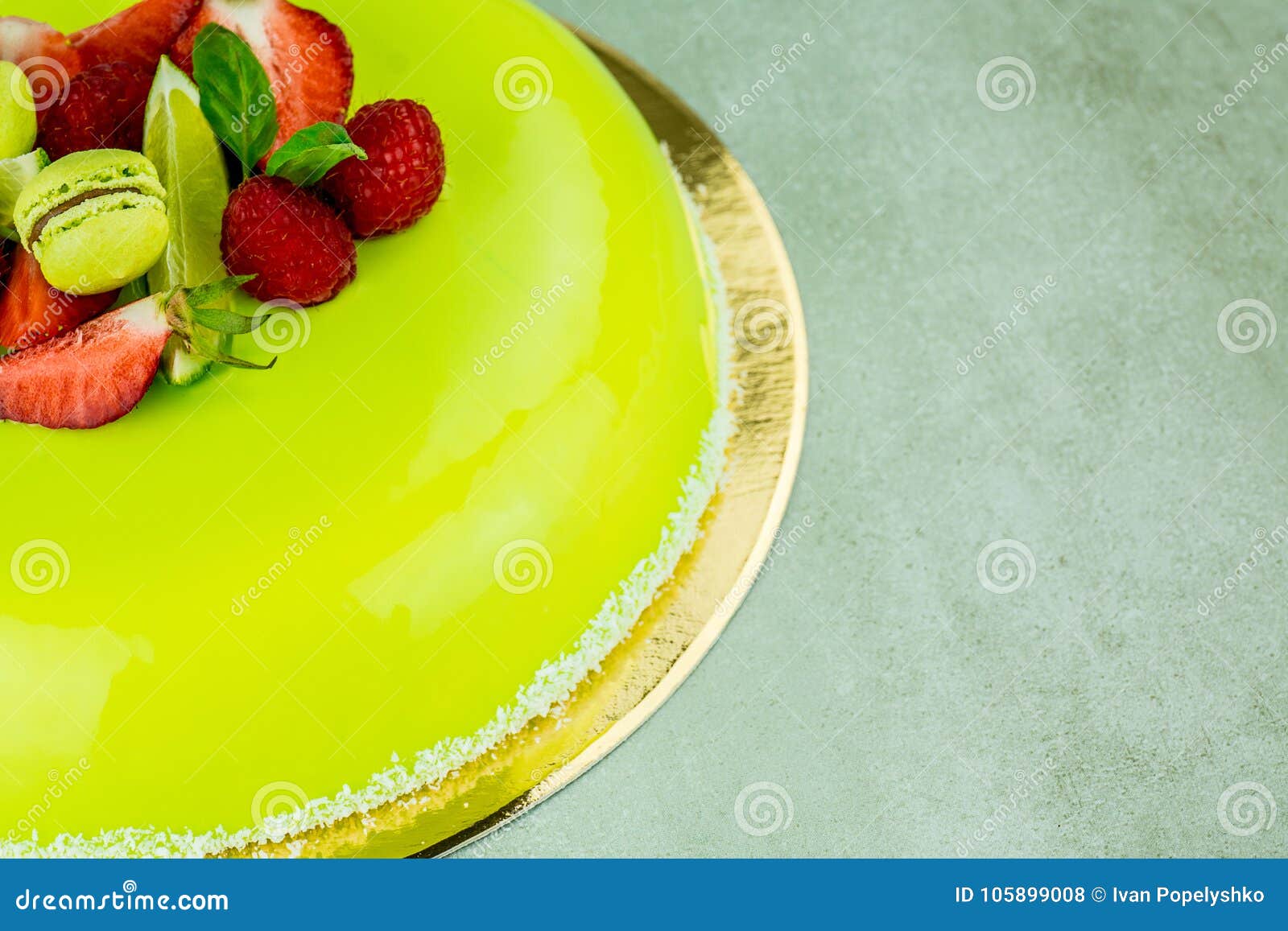 Torta Con El Chocolate Verde Claro Foto de archivo - Imagen de torta ...