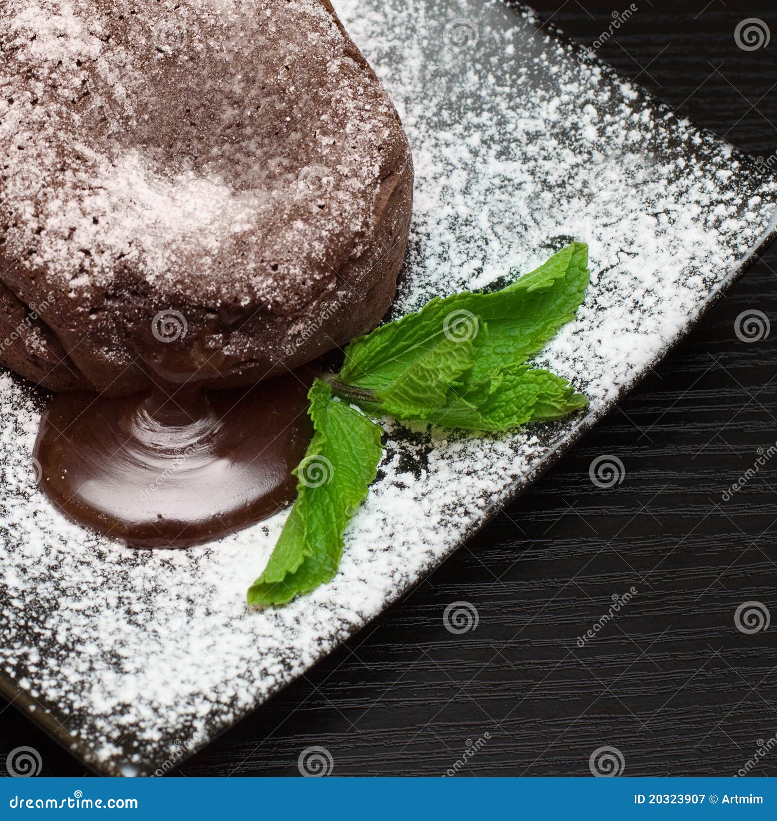 Torta De Chocolate Caliente Imagen de archivo - Imagen de duende, menta ...