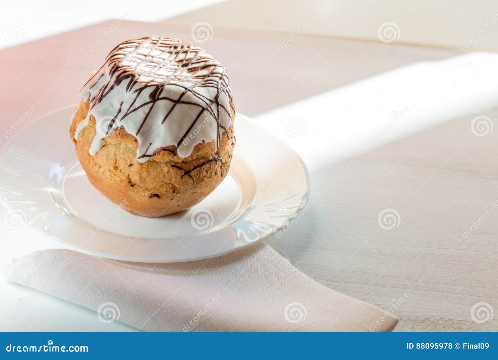 Torta Del Bizcocho Borracho De Ron Foto de archivo - Imagen de desayuno ...