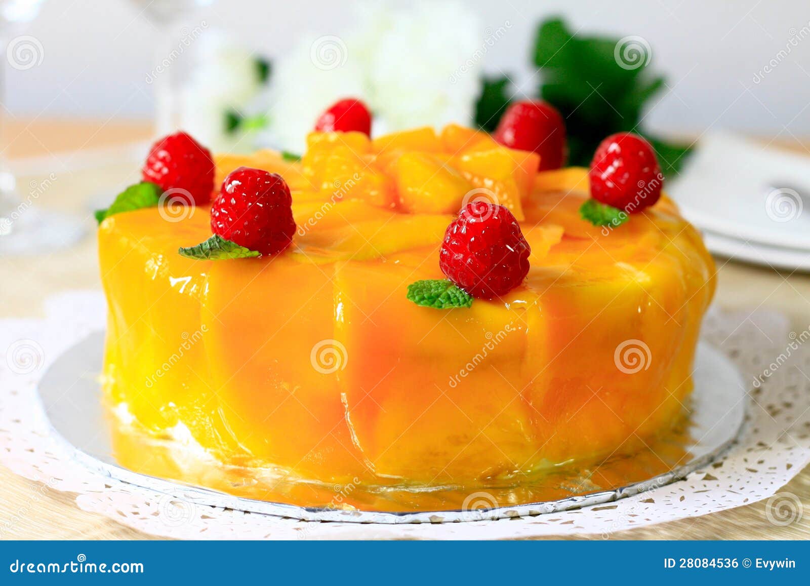 Torta del mango foto de archivo. Imagen de felicidad - 28084536