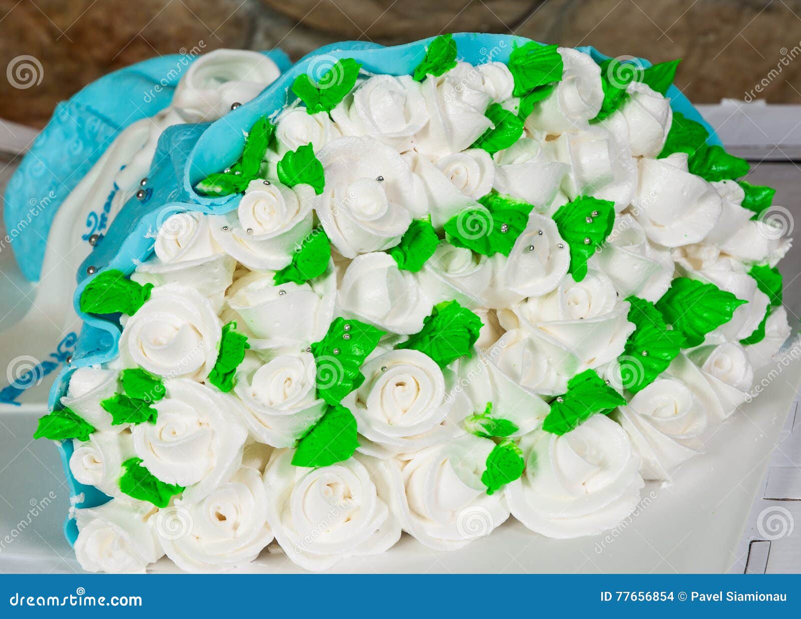 Torta En La Forma De Un Ramo De Flores Foto de archivo - Imagen de ...