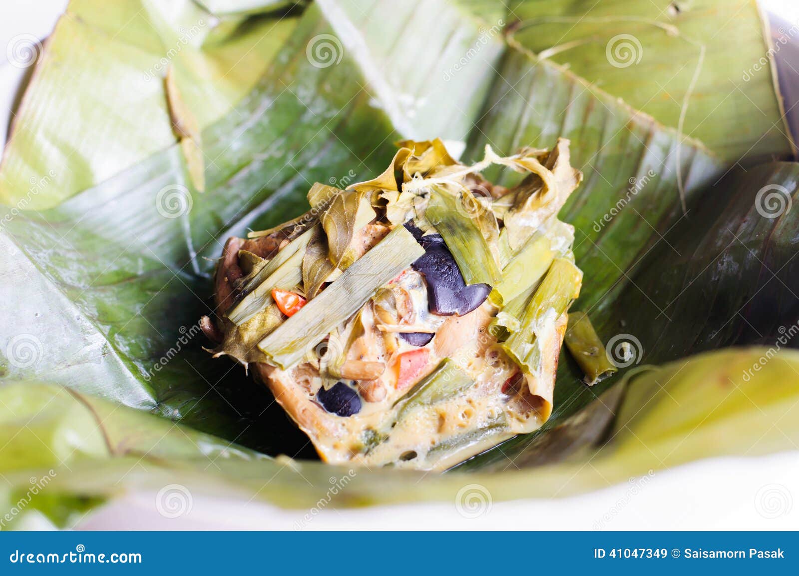 Torta Fluida Curry De La Seta En Bananaleaf Imagen de archivo - Imagen ...
