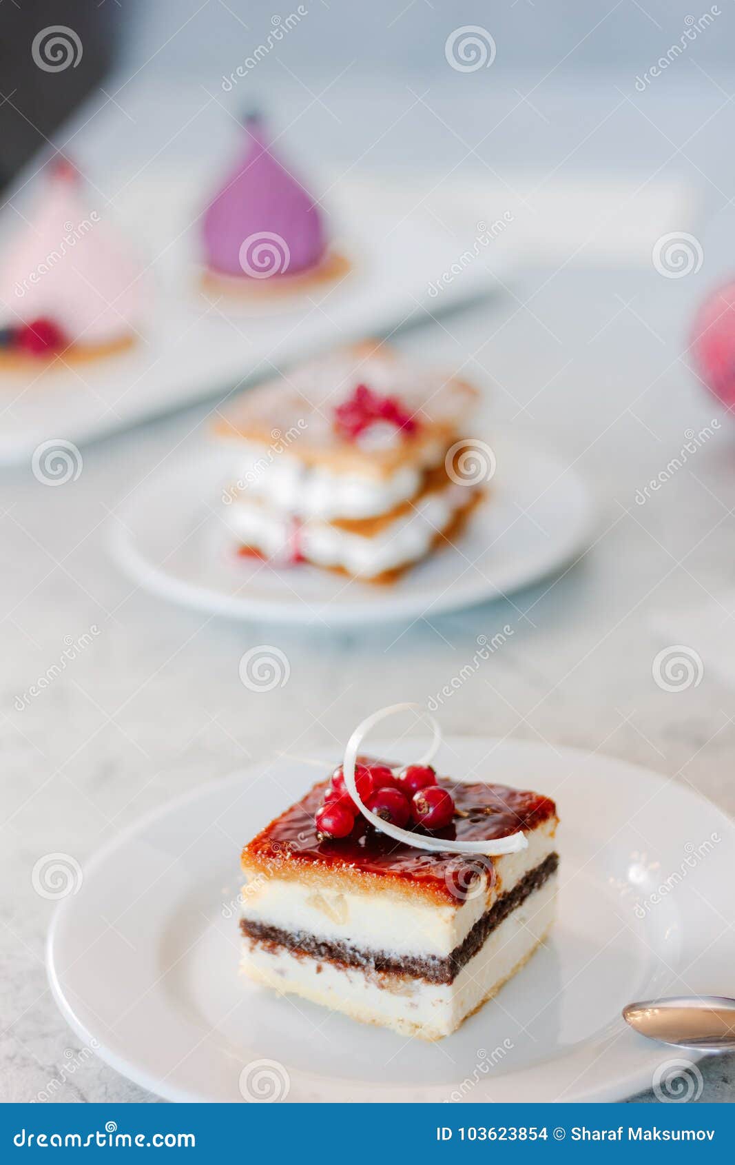 Torta Hermosa Y Deliciosa Del Postre Foto de archivo - Imagen de cocina ...